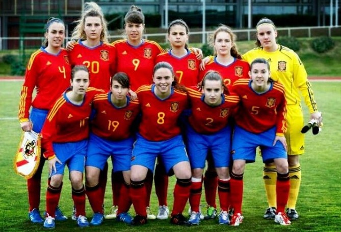 Elena de Toro, titular en el debut de la selección española sub-16 ...